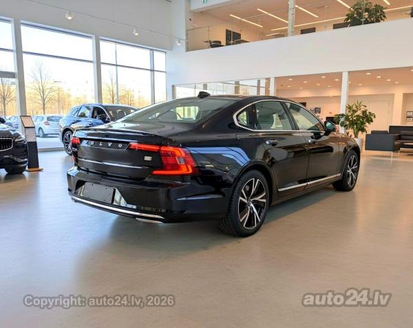Black Volvo S90 2021 in Tallinn, with an engine capacity of 2.00 L and mileage of 53 thousand km for 30900 €, photo 3 on AUTOMOTO.COM.LV