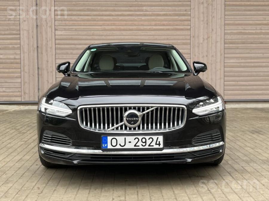 Black Volvo S90 2021 in Jelgava, with an engine capacity of 2.00 L and mileage of 194 thousand km for 26990 €, photo 3 on AUTOMOTO.COM.LV