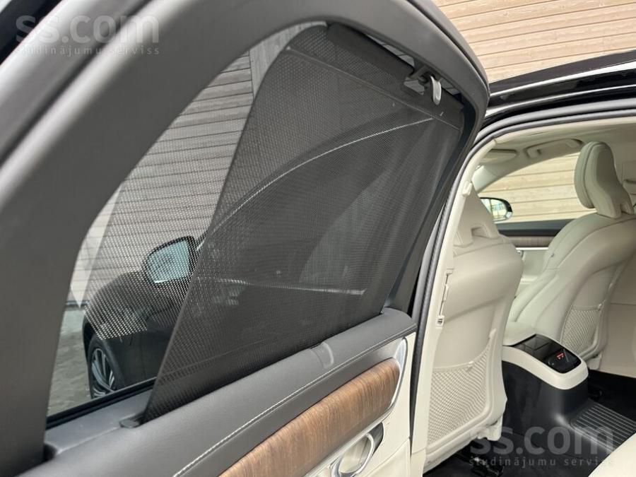 Black Volvo S90 2021 in Jelgava, with an engine capacity of 2.00 L and mileage of 194 thousand km for 26990 €, photo 15 on AUTOMOTO.COM.LV