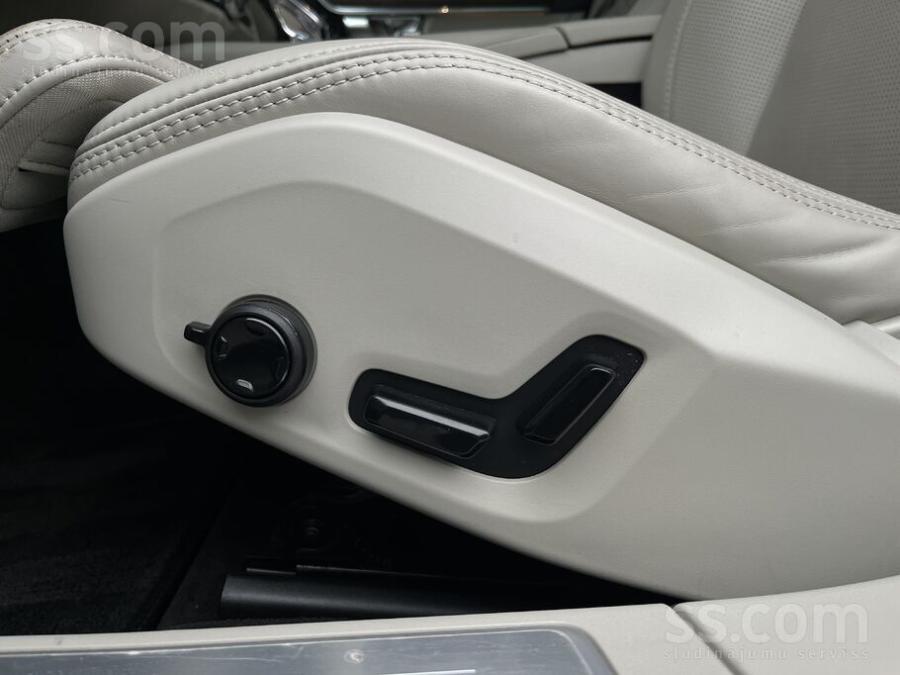 Black Volvo S90 2021 in Jelgava, with an engine capacity of 2.00 L and mileage of 194 thousand km for 26990 €, photo 18 on AUTOMOTO.COM.LV