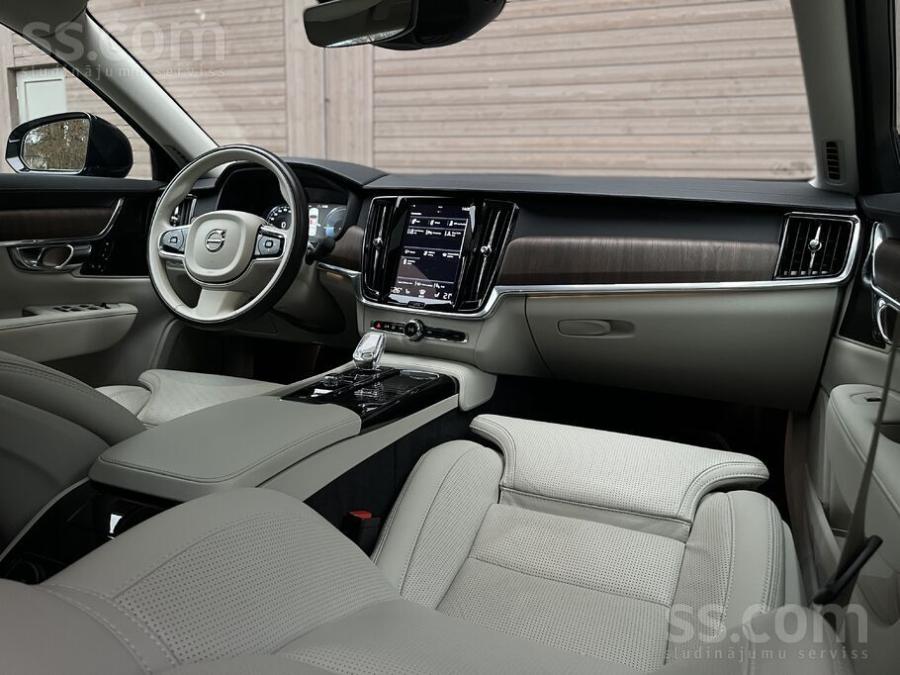 Black Volvo S90 2021 in Jelgava, with an engine capacity of 2.00 L and mileage of 194 thousand km for 26990 €, photo 20 on AUTOMOTO.COM.LV
