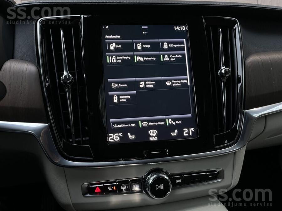 Black Volvo S90 2021 in Jelgava, with an engine capacity of 2.00 L and mileage of 194 thousand km for 26990 €, photo 25 on AUTOMOTO.COM.LV
