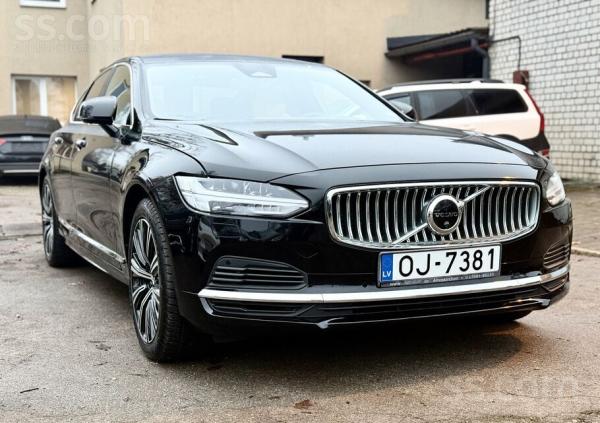Black Volvo S90 2022 in Riga, with an engine capacity of 2.00 L and mileage of 0 thousand km for 34000 €, photo 1 on AUTOMOTO.COM.LV