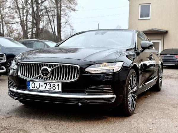 Black Volvo S90 2022 in Riga, with an engine capacity of 2.00 L and mileage of 0 thousand km for 34000 €, photo 2 on AUTOMOTO.COM.LV