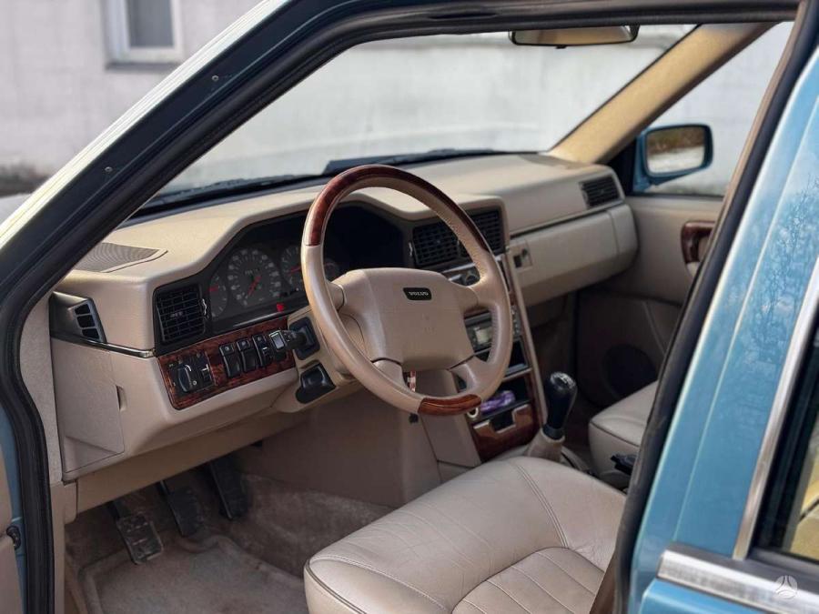 Blue Volvo S90 1997 in Riga, with an engine capacity of 2.92 L and mileage of 198 thousand km for 8000 €, photo 8 on AUTOMOTO.COM.LV