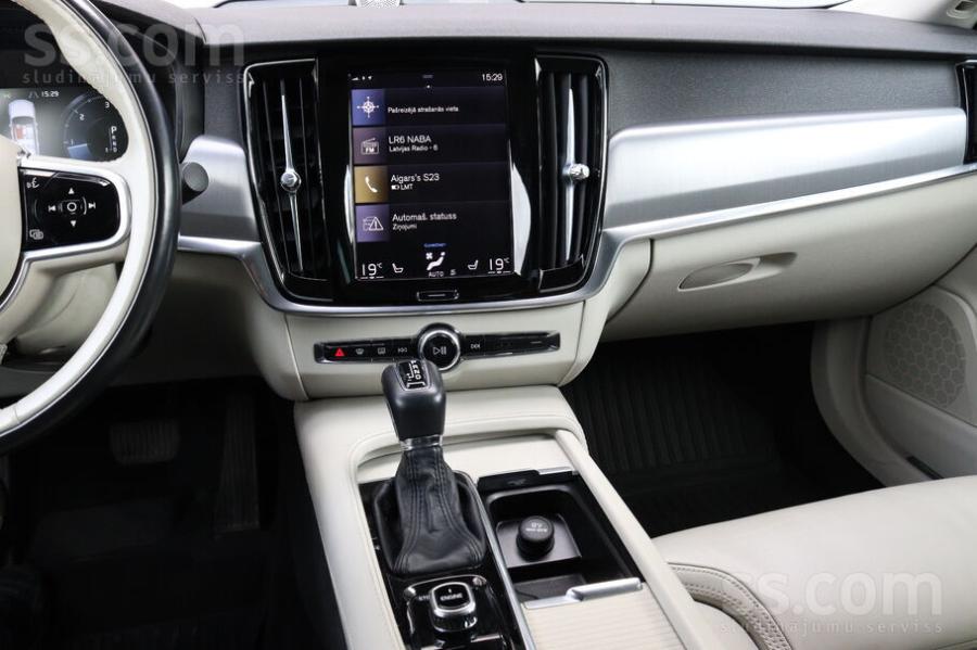 Zils Volvo S90 2016 Rīga, ar dzinēja tilpumu 2.00 L un nobraukumu 109 tūkst. km par 18900 €, foto 12 vietnē AUTOMOTO.COM.LV