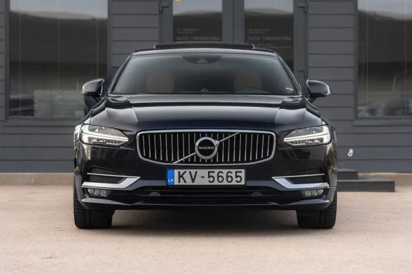 Blue Volvo S90 2016 in Jelgava, with an engine capacity of 2.00 L and mileage of 240 thousand km for 14800 €, photo 5 on AUTOMOTO.COM.LV