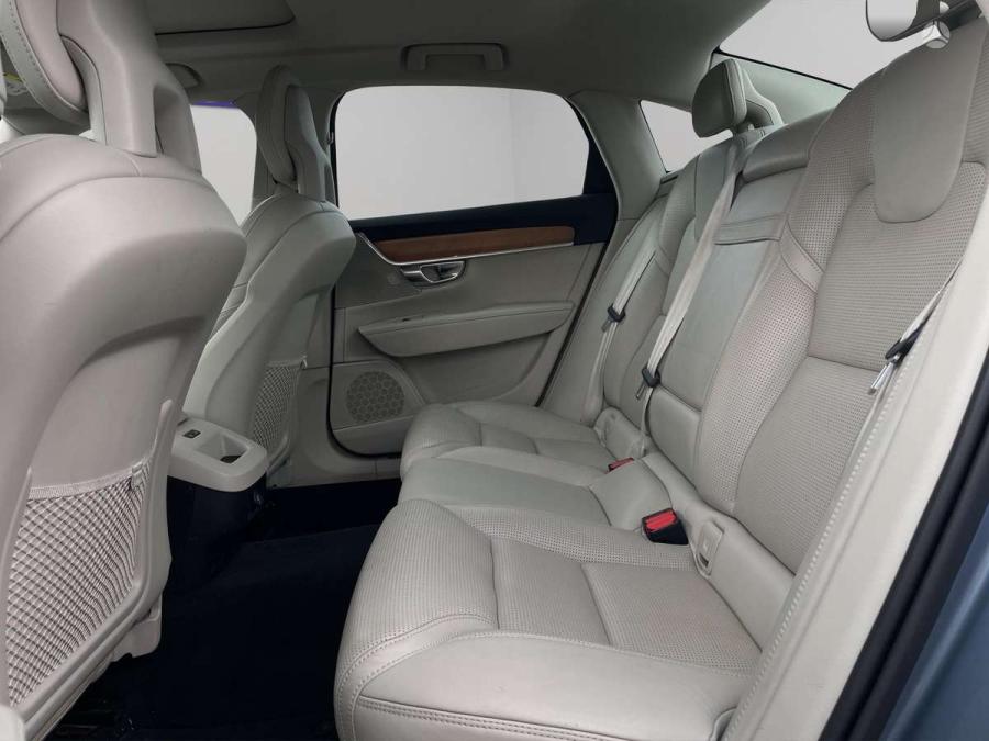 Blue Volvo S90 2016 in Vilnius, with an engine capacity of 2.00 L and mileage of 232 thousand km for 14999 €, photo 11 on AUTOMOTO.COM.LV