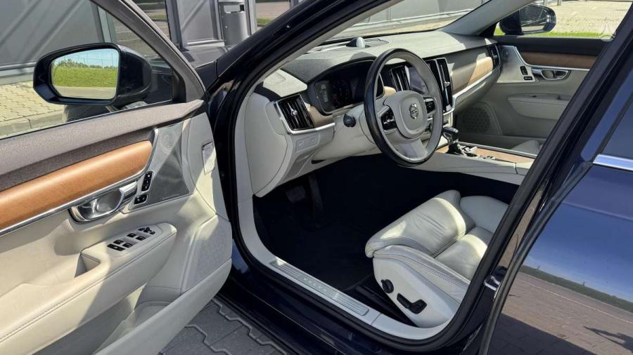 Blue Volvo S90 2016 in Vilnius, with an engine capacity of 1.97 L and mileage of 203 thousand km for 16990 €, photo 14 on AUTOMOTO.COM.LV