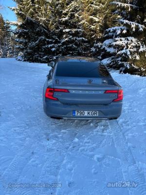 Blue Volvo S90 2017 in Tallinn, with an engine capacity of 2.00 L and mileage of 233 thousand km for 18599 €, photo 3 on AUTOMOTO.COM.LV