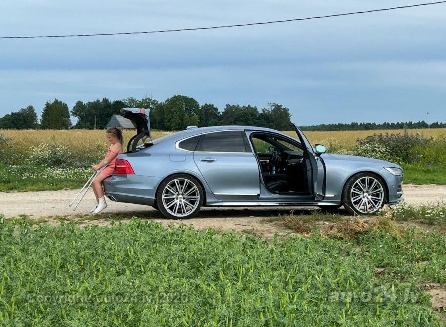 Blue Volvo S90 2017 in Tallinn, with an engine capacity of 2.00 L and mileage of 233 thousand km for 18599 €, photo 8 on AUTOMOTO.COM.LV