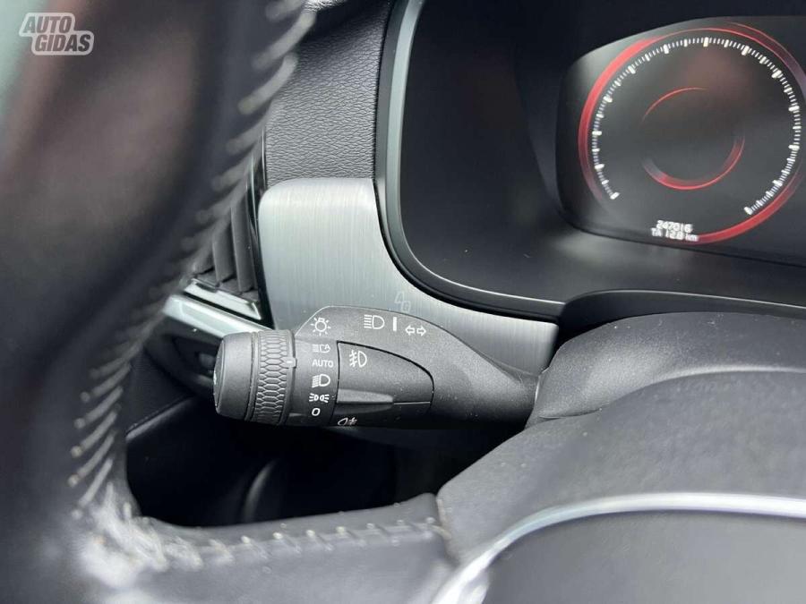 Zils Volvo S90 2017 Panevēža, ar dzinēja tilpumu 2.00 L un nobraukumu 247 tūkst. km par 13500 €, foto 20 vietnē AUTOMOTO.COM.LV