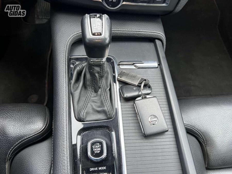 Zils Volvo S90 2017 Panevēža, ar dzinēja tilpumu 2.00 L un nobraukumu 247 tūkst. km par 13500 €, foto 21 vietnē AUTOMOTO.COM.LV