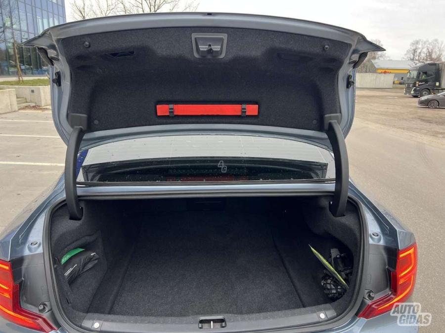 Zils Volvo S90 2017 Panevēža, ar dzinēja tilpumu 2.00 L un nobraukumu 247 tūkst. km par 13500 €, foto 29 vietnē AUTOMOTO.COM.LV