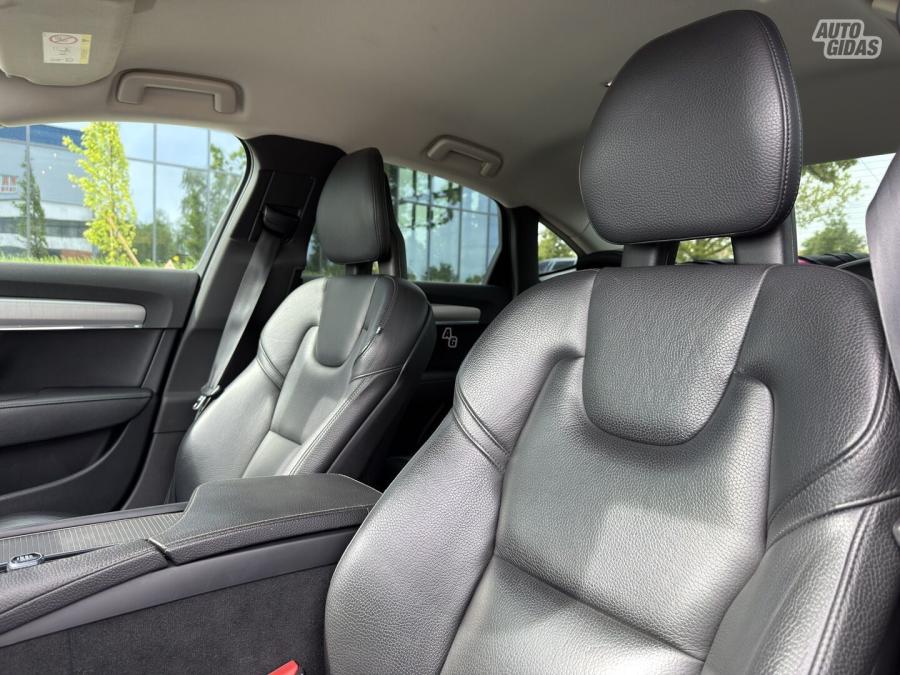 Zils Volvo S90 2017 Panevēža, ar dzinēja tilpumu 2.00 L un nobraukumu 247 tūkst. km par 12999 €, foto 21 vietnē AUTOMOTO.COM.LV