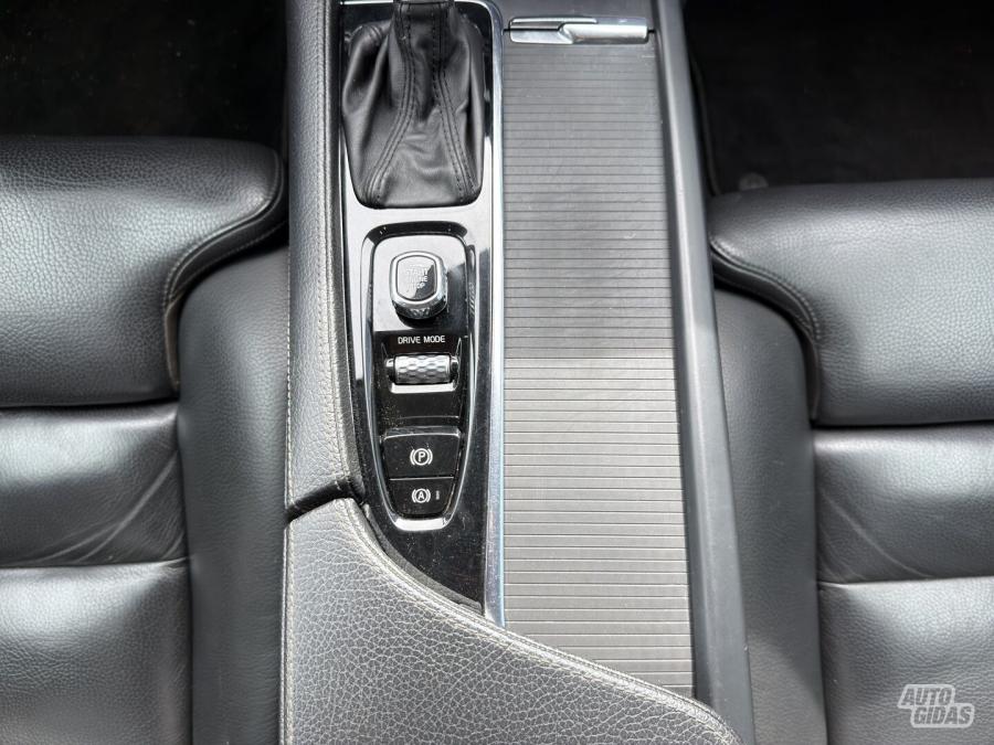Zils Volvo S90 2017 Panevēža, ar dzinēja tilpumu 2.00 L un nobraukumu 247 tūkst. km par 12999 €, foto 29 vietnē AUTOMOTO.COM.LV