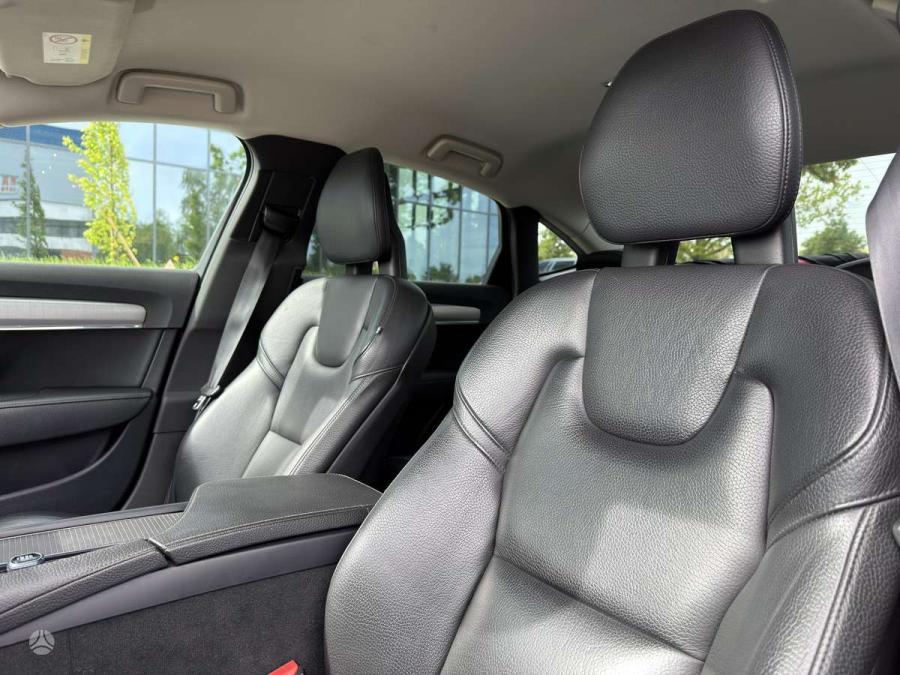 Zils Volvo S90 2017 Panevēža, ar dzinēja tilpumu 1.97 L un nobraukumu 247 tūkst. km par 12799 €, foto 21 vietnē AUTOMOTO.COM.LV