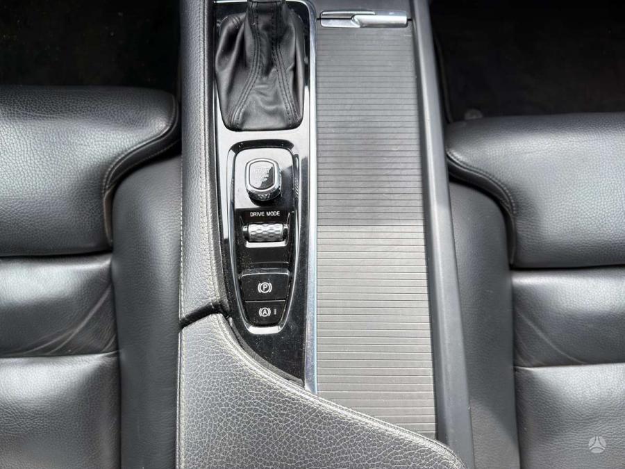 Zils Volvo S90 2017 Panevēža, ar dzinēja tilpumu 1.97 L un nobraukumu 247 tūkst. km par 12799 €, foto 29 vietnē AUTOMOTO.COM.LV