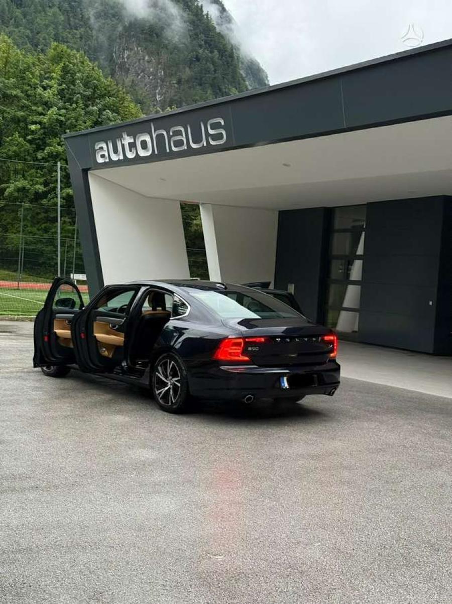 Blue Volvo S90 2017 in Kaunas, with an engine capacity of 1.97 L and mileage of 163 thousand km for 18000 €, photo 3 on AUTOMOTO.COM.LV