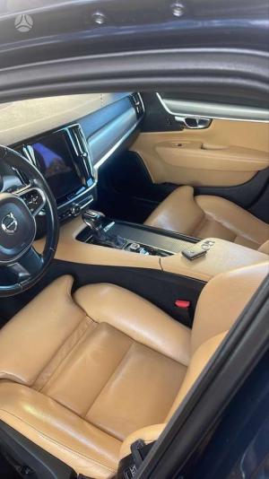 Blue Volvo S90 2017 in Kaunas, with an engine capacity of 1.97 L and mileage of 163 thousand km for 18000 €, photo 4 on AUTOMOTO.COM.LV