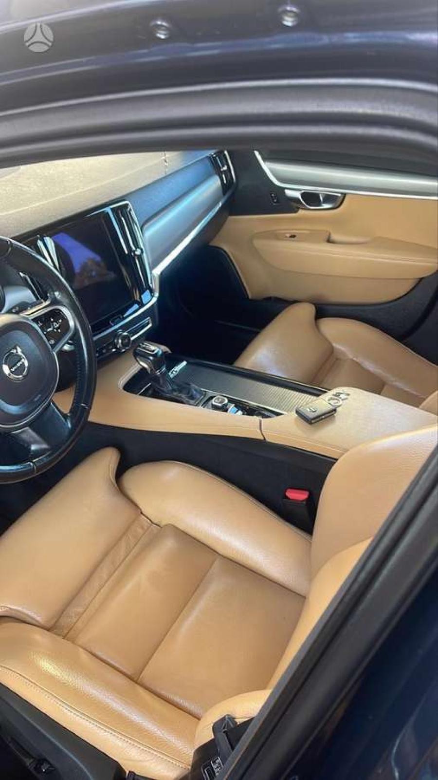 Blue Volvo S90 2017 in Kaunas, with an engine capacity of 1.97 L and mileage of 163 thousand km for 18000 €, photo 4 on AUTOMOTO.COM.LV