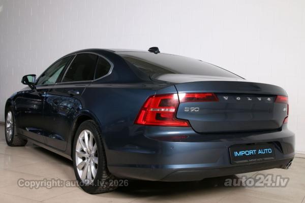 Blue Volvo S90 2018 in Parnu, with an engine capacity of 2.00 L and mileage of 163 thousand km for 19990 €, photo 4 on AUTOMOTO.COM.LV