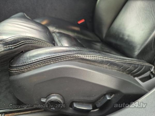 Blue Volvo S90 2018 in Tallinn, with an engine capacity of 2.00 L and mileage of 170 thousand km for 23000 €, photo 10 on AUTOMOTO.COM.LV