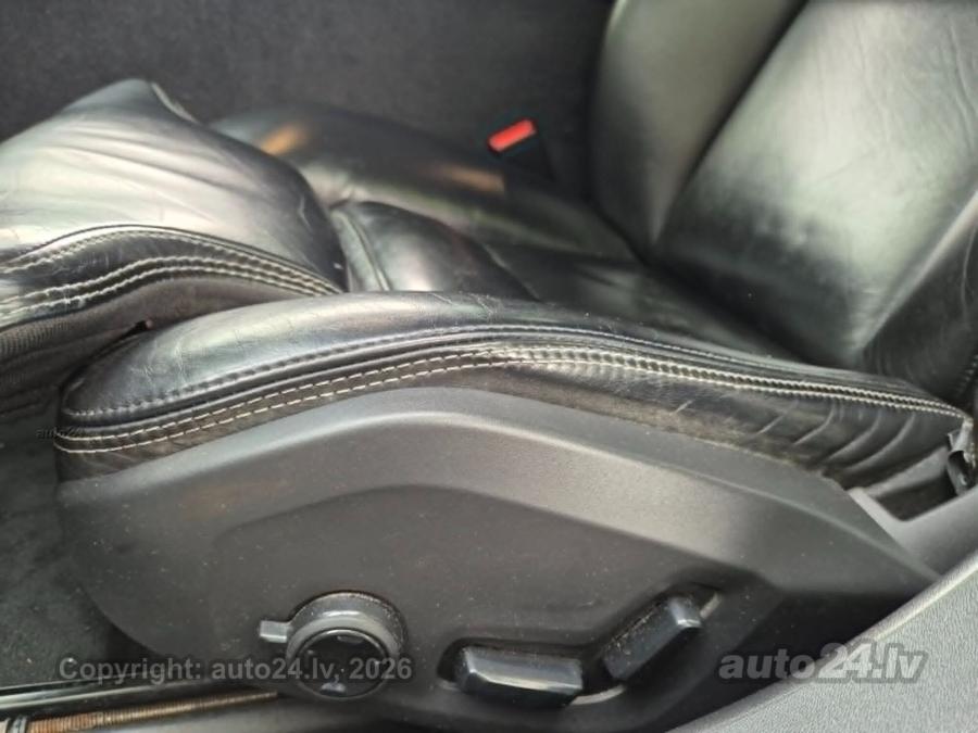Blue Volvo S90 2018 in Tallinn, with an engine capacity of 2.00 L and mileage of 170 thousand km for 23000 €, photo 11 on AUTOMOTO.COM.LV