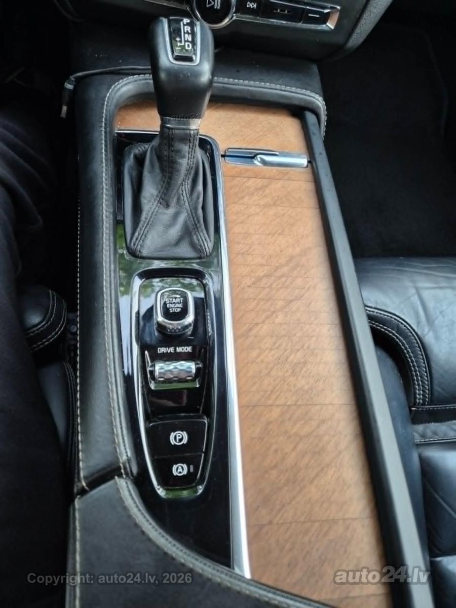 Blue Volvo S90 2018 in Tallinn, with an engine capacity of 2.00 L and mileage of 170 thousand km for 23000 €, photo 12 on AUTOMOTO.COM.LV