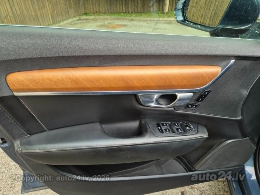 Blue Volvo S90 2018 in Tallinn, with an engine capacity of 2.00 L and mileage of 170 thousand km for 23000 €, photo 13 on AUTOMOTO.COM.LV