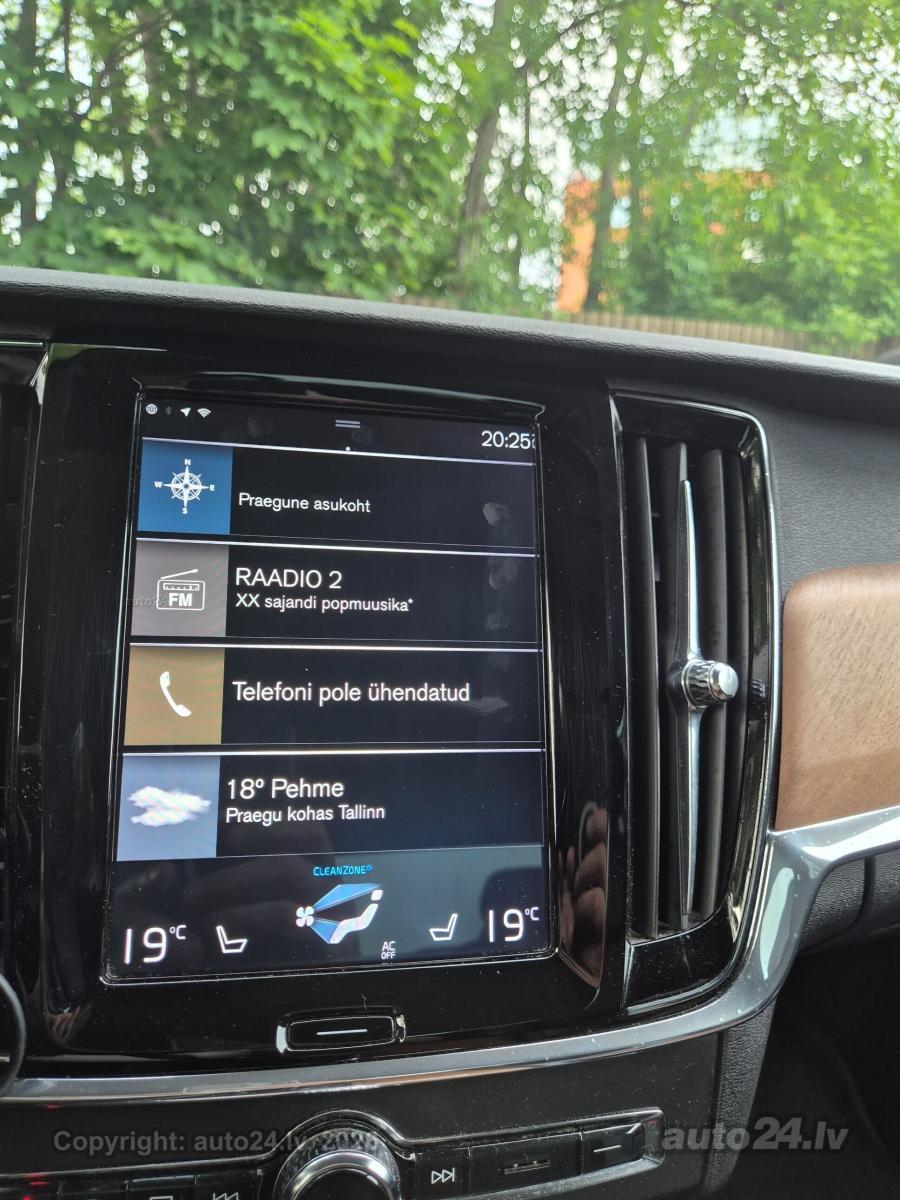 Blue Volvo S90 2018 in Tallinn, with an engine capacity of 2.00 L and mileage of 170 thousand km for 23000 €, photo 23 on AUTOMOTO.COM.LV