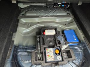 Blue Volvo S90 2018 in Tallinn, with an engine capacity of 2.00 L and mileage of 170 thousand km for 23000 €, photo 27 on AUTOMOTO.COM.LV
