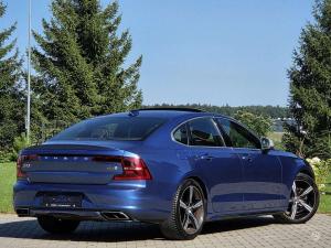 Blue Volvo S90 2018 in Kaunas, with an engine capacity of 2.00 L and mileage of 240 thousand km for 15450 €, photo 3 on AUTOMOTO.COM.LV