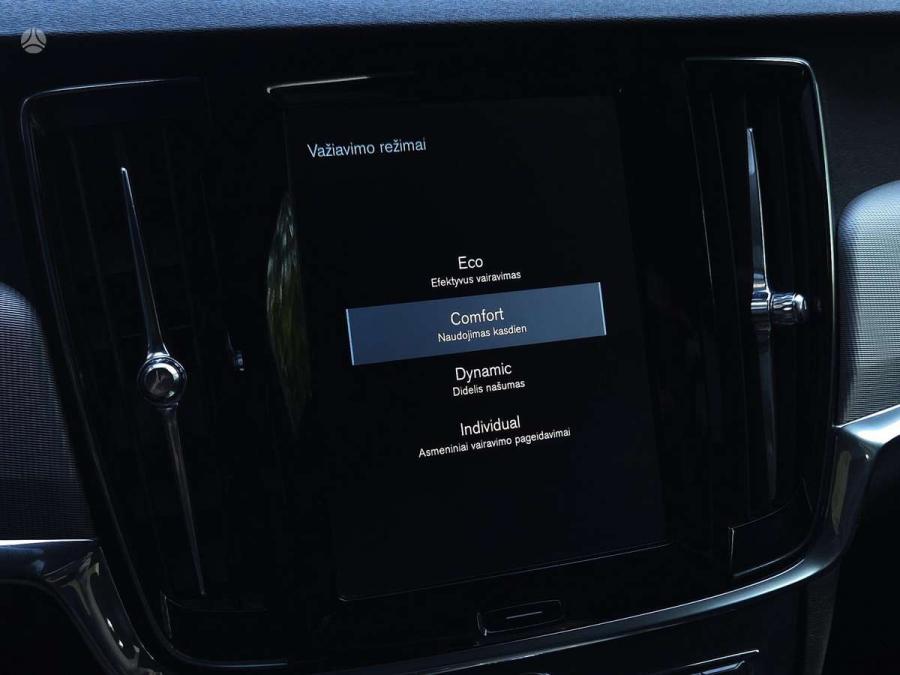 Blue Volvo S90 2018 in Kaunas, with an engine capacity of 2.00 L and mileage of 240 thousand km for 15450 €, photo 19 on AUTOMOTO.COM.LV