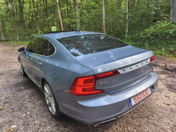 Blue Volvo S90 2018 in Vilnius, with an engine capacity of 1.97 L and mileage of 255 thousand km for 15200 €, photo 9 on AUTOMOTO.COM.LV