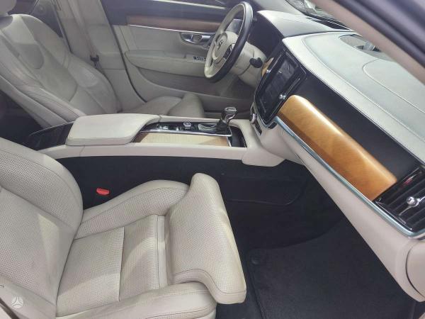 Blue Volvo S90 2018 in Vilnius, with an engine capacity of 1.97 L and mileage of 255 thousand km for 15200 €, photo 11 on AUTOMOTO.COM.LV