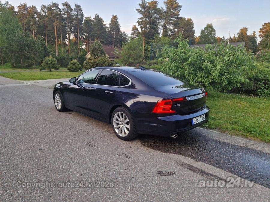 Blue Volvo S90 2019 in Tallinn, with an engine capacity of 2.00 L and mileage of 165 thousand km for 22900 €, photo 9 on AUTOMOTO.COM.LV