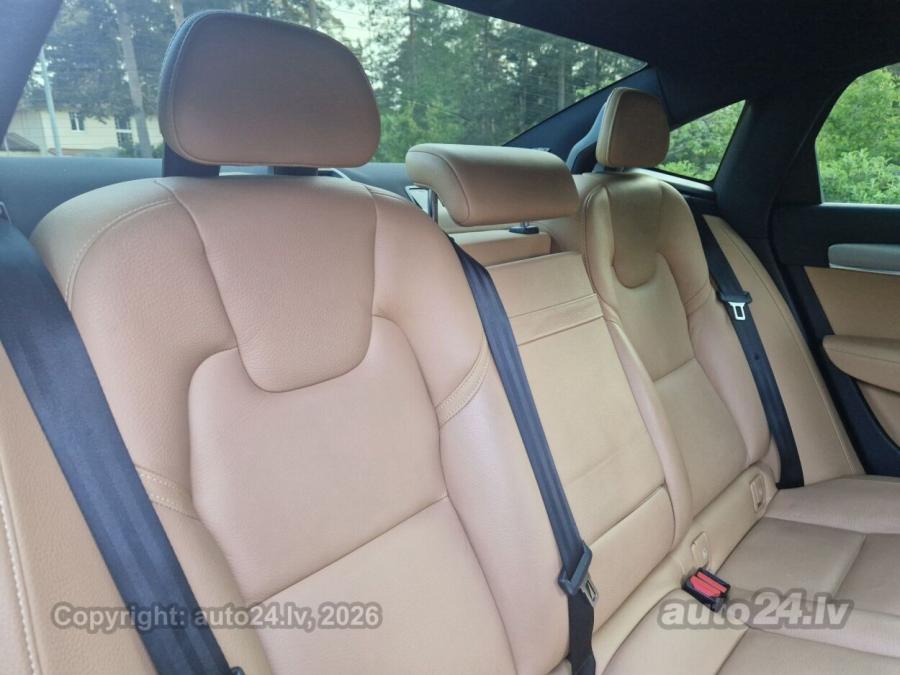 Zils Volvo S90 2019 Tallina, ar dzinēja tilpumu 2.00 L un nobraukumu 165 tūkst. km par 22900 €, foto 17 vietnē AUTOMOTO.COM.LV