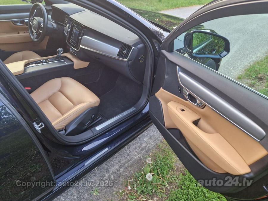 Zils Volvo S90 2019 Tallina, ar dzinēja tilpumu 2.00 L un nobraukumu 165 tūkst. km par 22900 €, foto 18 vietnē AUTOMOTO.COM.LV