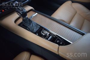 Blue Volvo S90 2019 in Riga, with an engine capacity of 2.00 L and mileage of 59 thousand km for 23900 €, photo 6 on AUTOMOTO.COM.LV