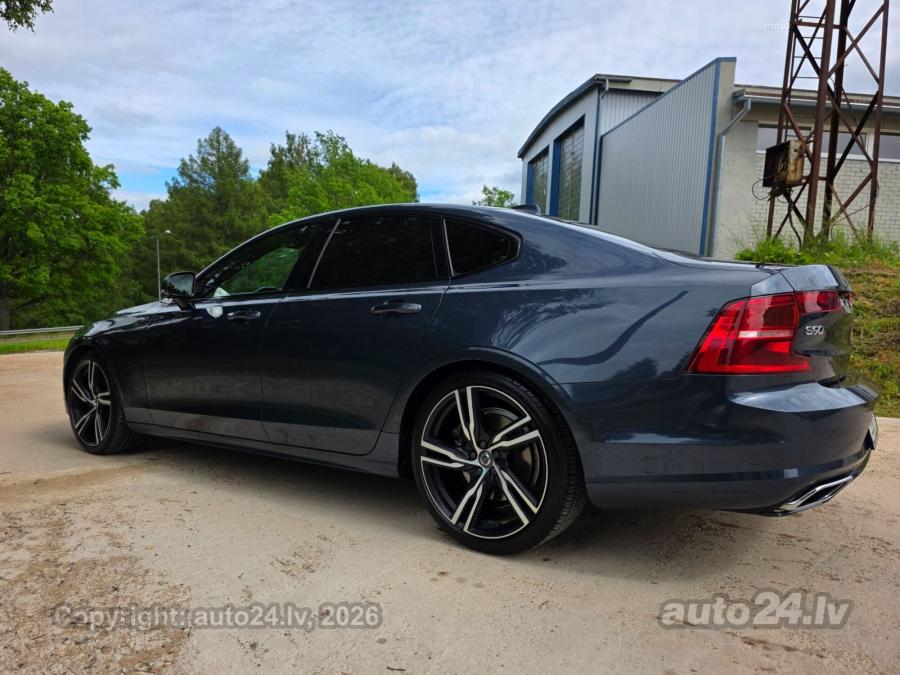 Blue Volvo S90 2019 in Tallinn, with an engine capacity of 2.00 L and mileage of 81 thousand km for 25900 €, photo 5 on AUTOMOTO.COM.LV