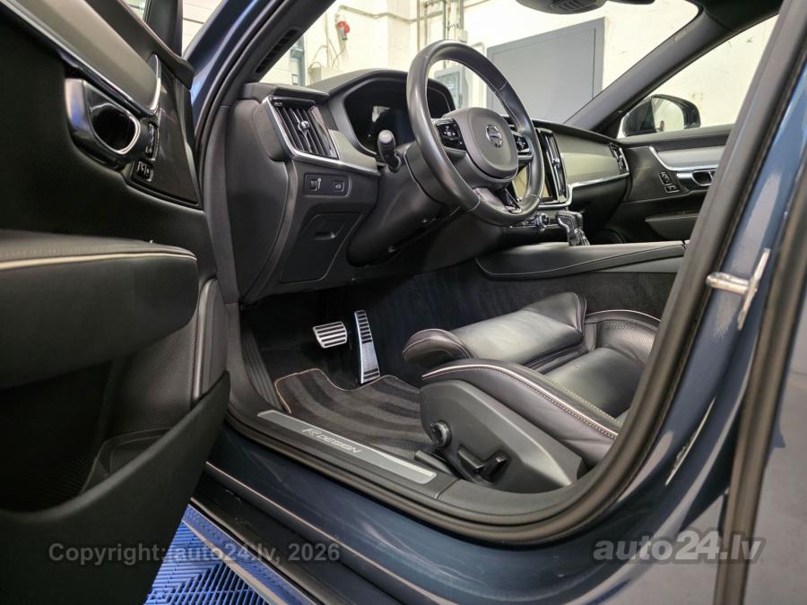 Blue Volvo S90 2019 in Tallinn, with an engine capacity of 2.00 L and mileage of 81 thousand km for 25900 €, photo 11 on AUTOMOTO.COM.LV