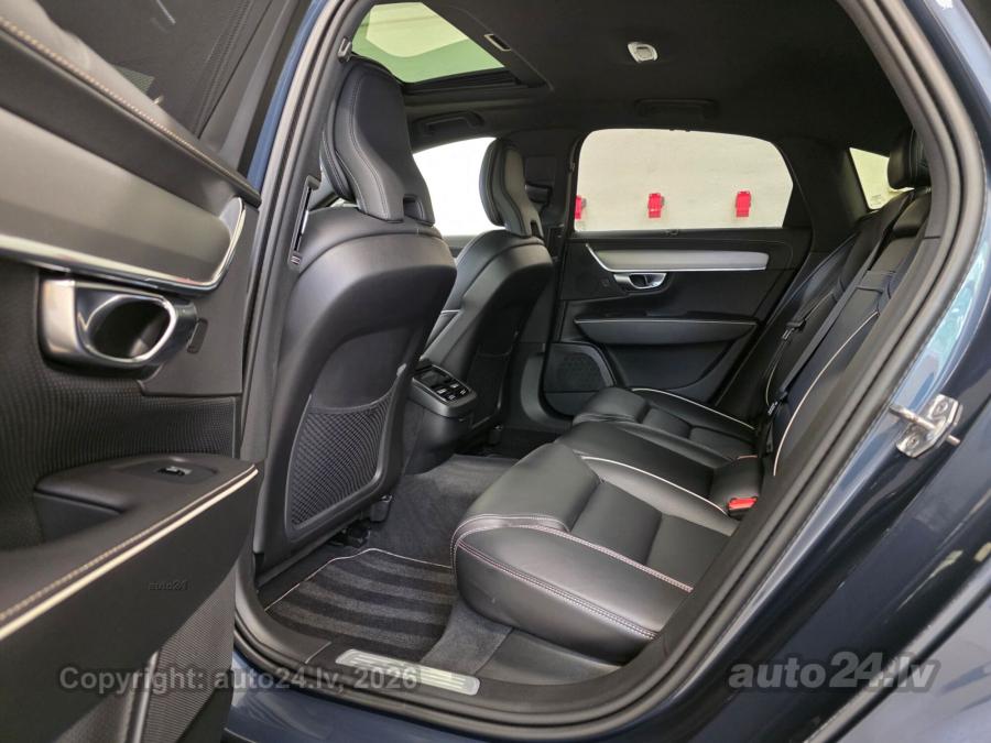 Blue Volvo S90 2019 in Tallinn, with an engine capacity of 2.00 L and mileage of 81 thousand km for 25900 €, photo 13 on AUTOMOTO.COM.LV