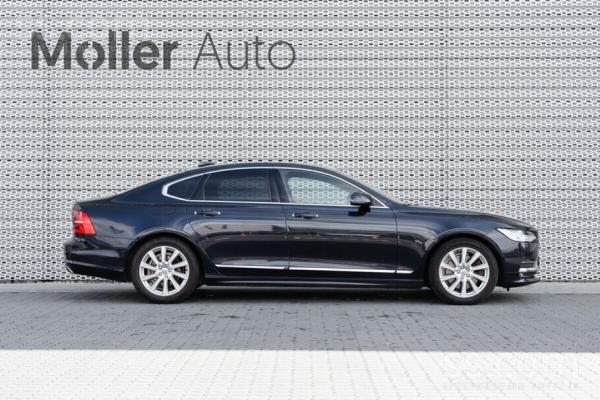 Blue Volvo S90 2019 in Riga, with an engine capacity of 2.00 L and mileage of 142 thousand km for 19800 €, photo 5 on AUTOMOTO.COM.LV