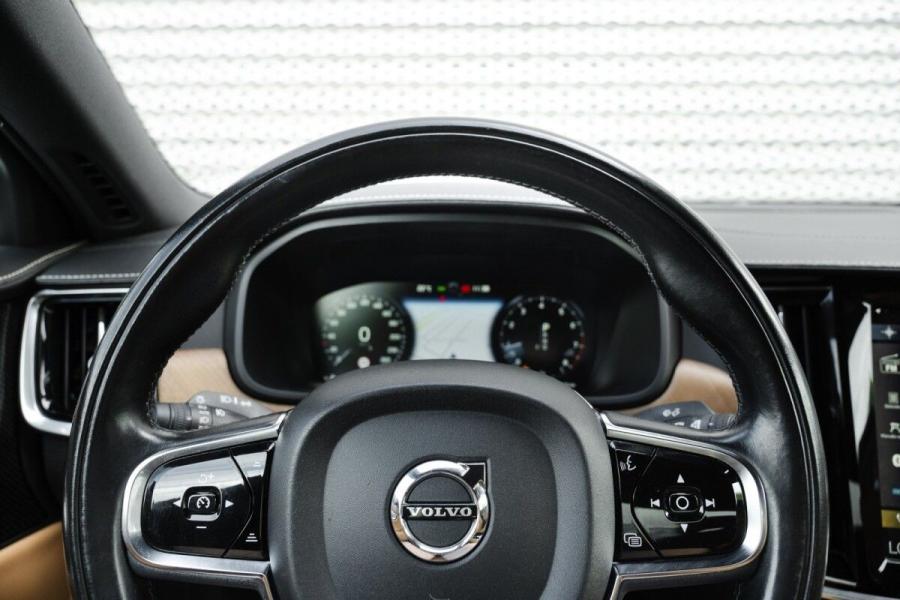 Blue Volvo S90 2019 in Marupe, with an engine capacity of 2.00 L and mileage of 142 thousand km for 19800 €, photo 11 on AUTOMOTO.COM.LV