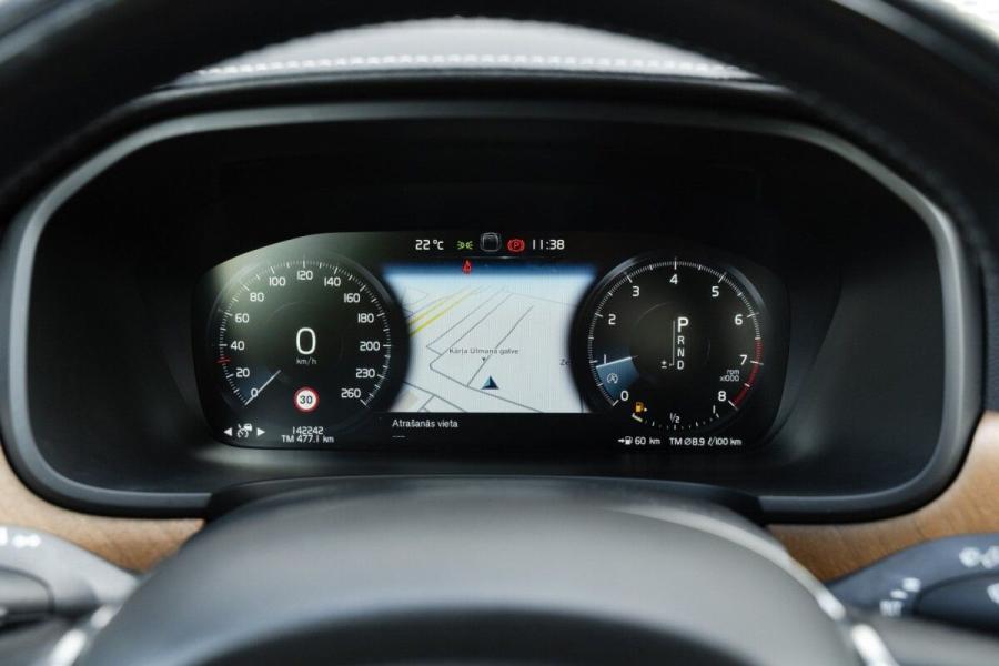 Blue Volvo S90 2019 in Marupe, with an engine capacity of 2.00 L and mileage of 142 thousand km for 19800 €, photo 12 on AUTOMOTO.COM.LV