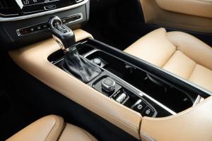 Blue Volvo S90 2019 in Marupe, with an engine capacity of 2.00 L and mileage of 142 thousand km for 19800 €, photo 22 on AUTOMOTO.COM.LV
