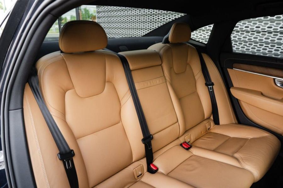 Blue Volvo S90 2019 in Marupe, with an engine capacity of 2.00 L and mileage of 142 thousand km for 19800 €, photo 23 on AUTOMOTO.COM.LV