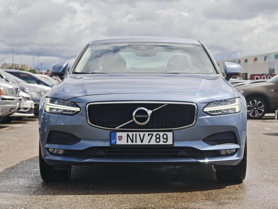 Blue Volvo S90 2019 in Vilnius, with an engine capacity of 1.97 L and mileage of 93 thousand km for 19200 €, photo 3 on AUTOMOTO.COM.LV