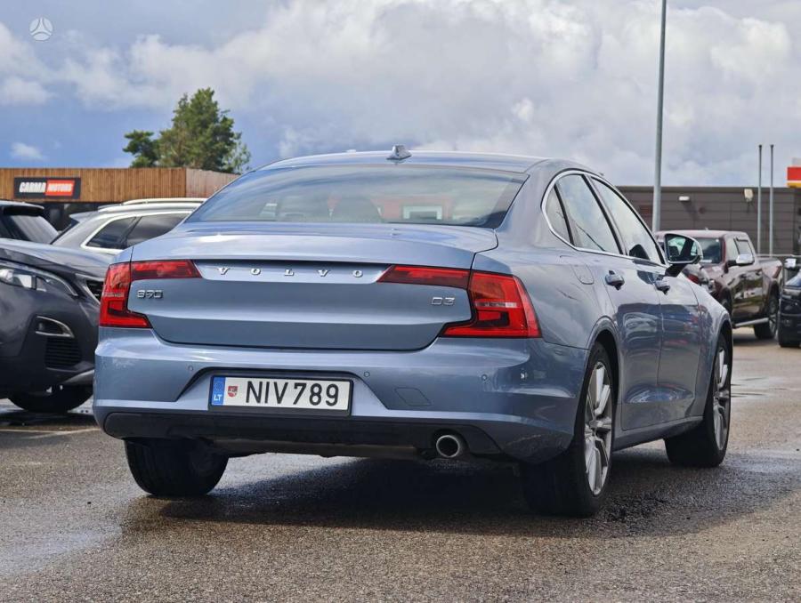 Blue Volvo S90 2019 in Vilnius, with an engine capacity of 1.97 L and mileage of 93 thousand km for 19200 €, photo 4 on AUTOMOTO.COM.LV